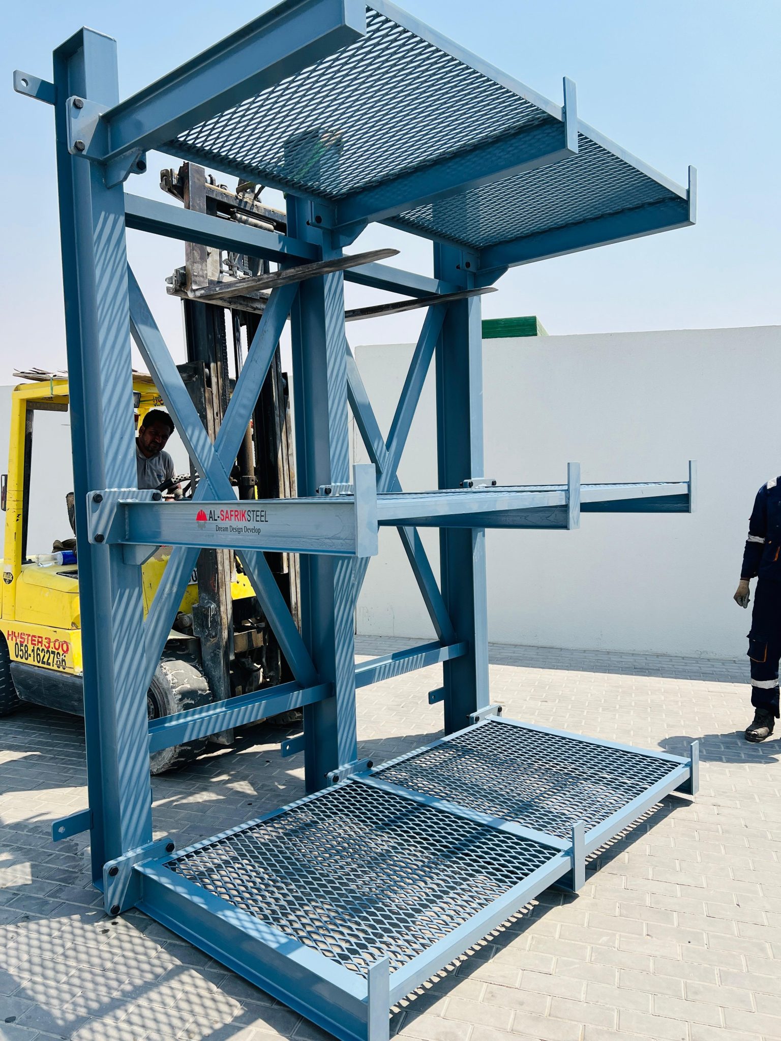 Top Benefits of Cantilever Racks for Storage